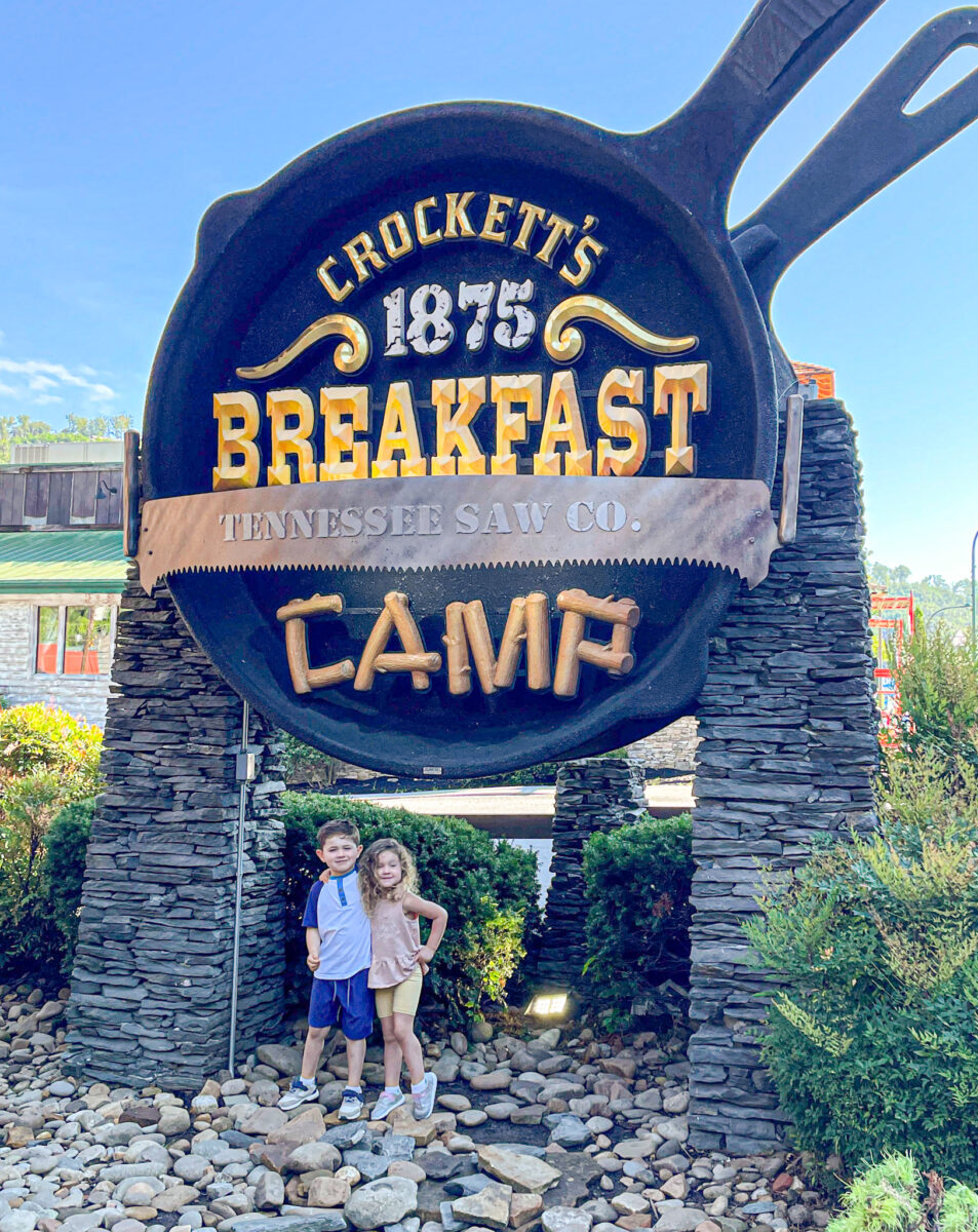 4 Day Pigeon Forge Itinerary with Young Kids - Four Flights Travel